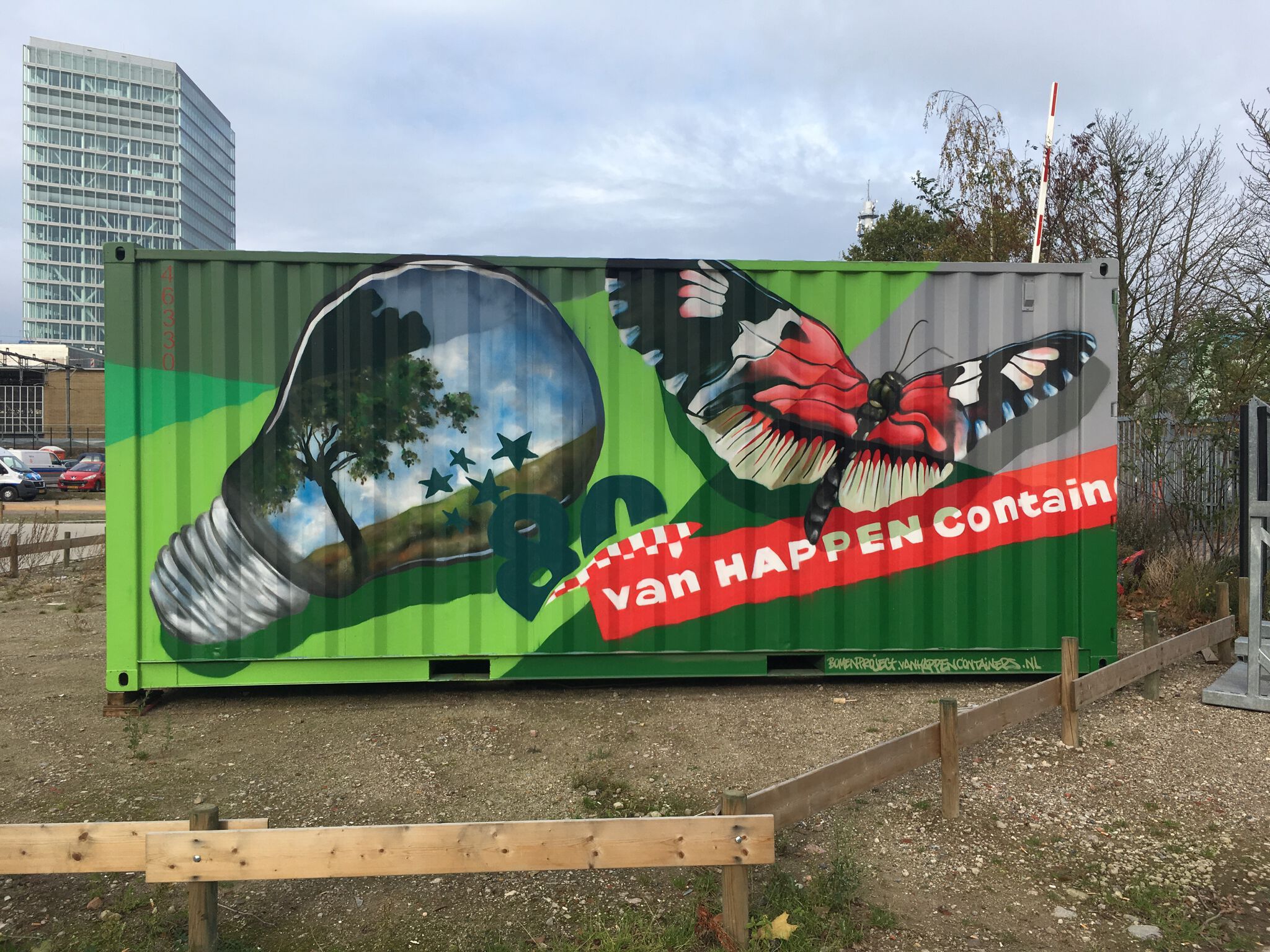 Bomenproject Van Happen by Van Happen containers - Street Art Cities