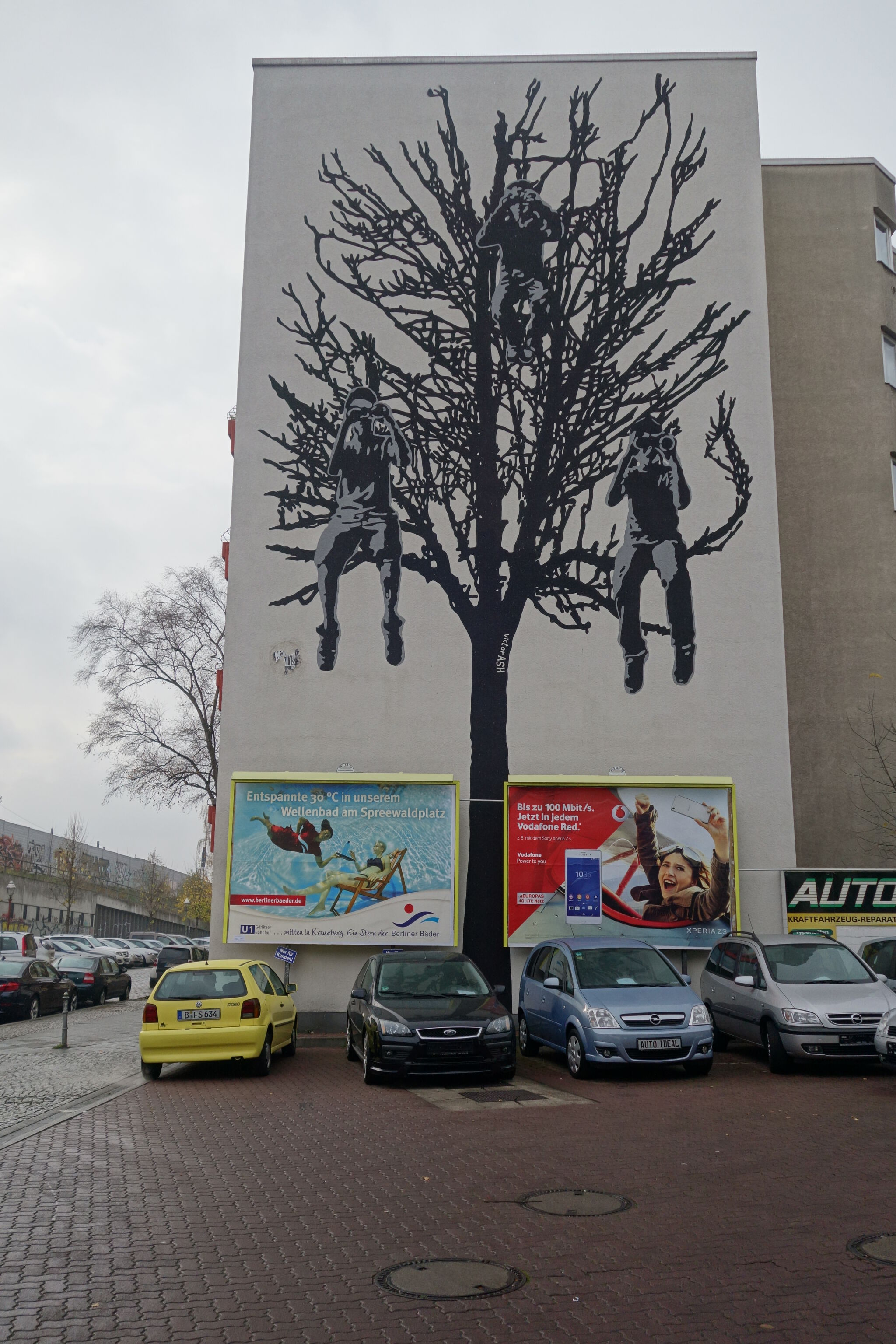 Untitled by Victor Ash - Street Art Cities