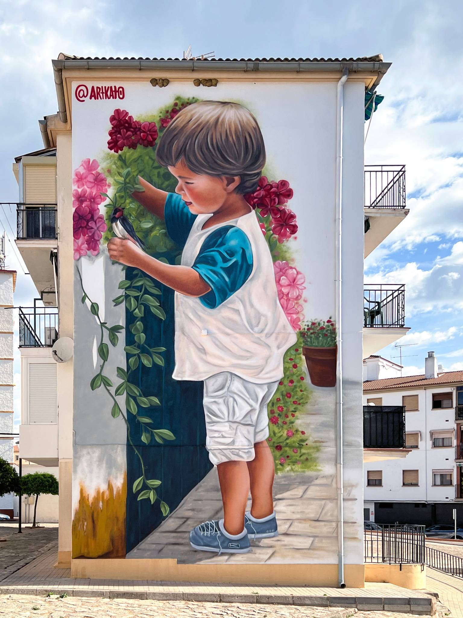 Golondrina del Jardín by Kato - Street Art Cities